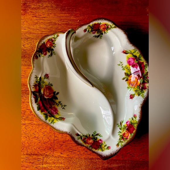 Royal Albert | Dining | Royal Albert Old Country Roses Double Relish ...
